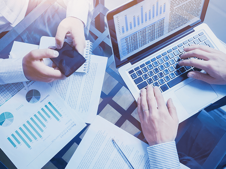 Tesla & Netflix Earnings | Plus500