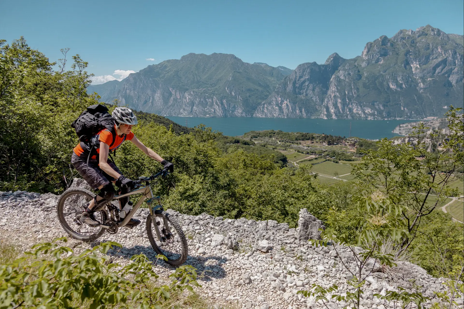 Best Time to Travel to Lake Como: Weather & Tips