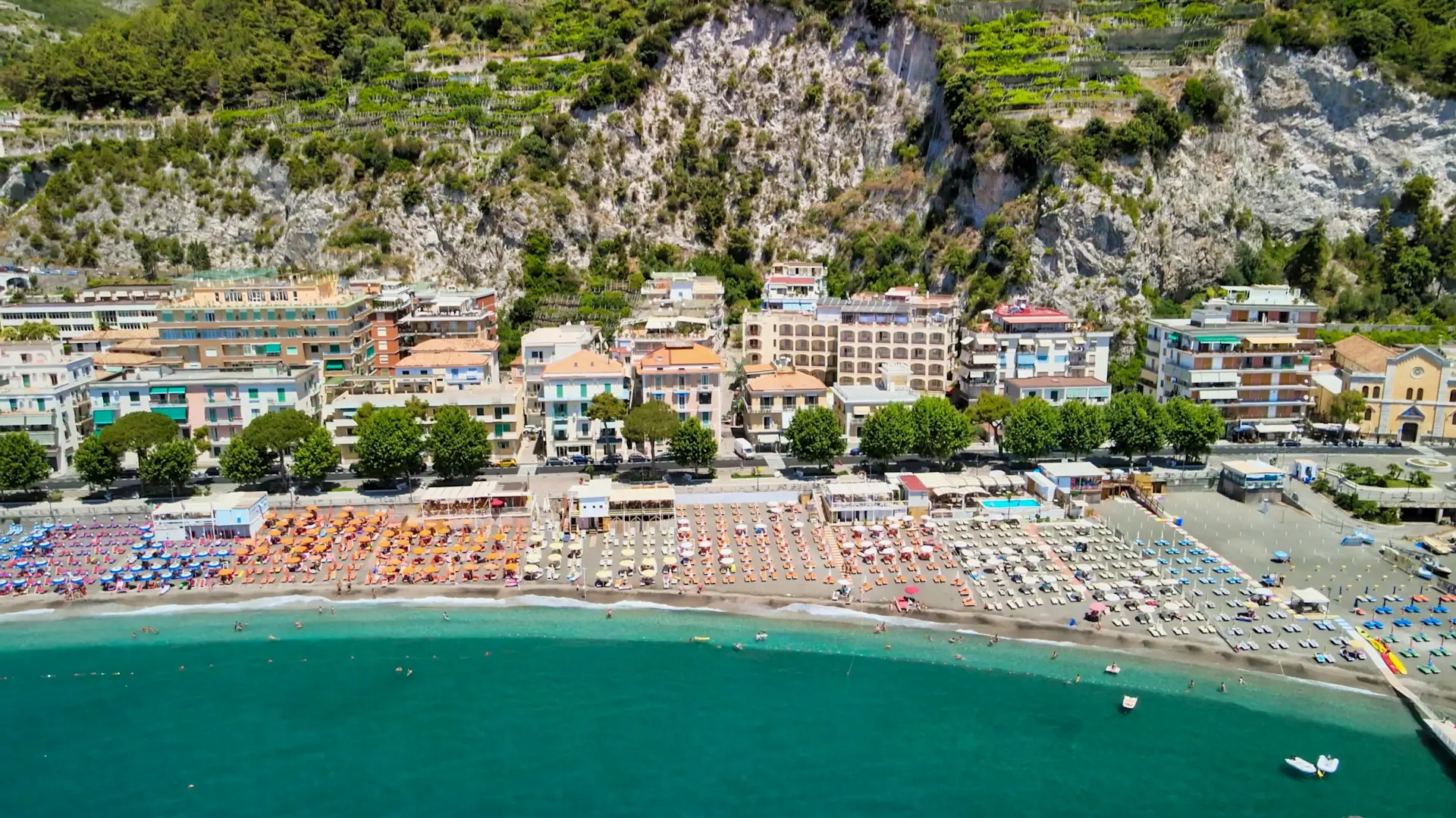 Les 12 plus belles plages de la côte Amalfitaine en 2025 | Tourlane