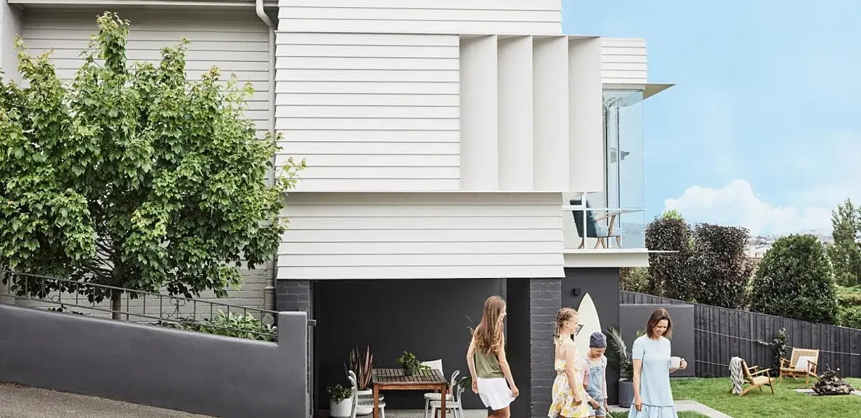 Contemporary and relaxed – a Modern Coastal Renovation - James Hardie