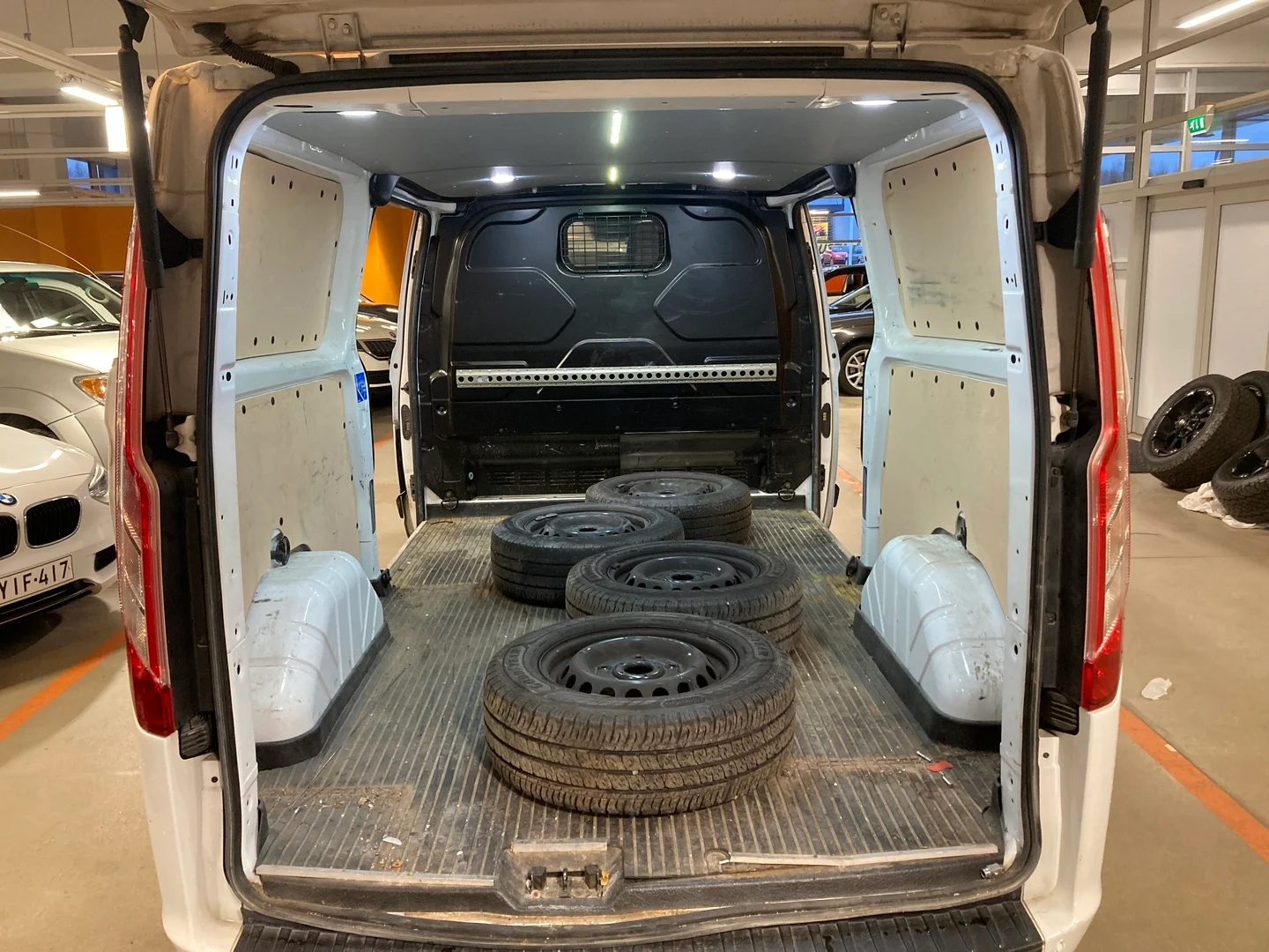 Ford Transit Custom , 138 tkm | Saka