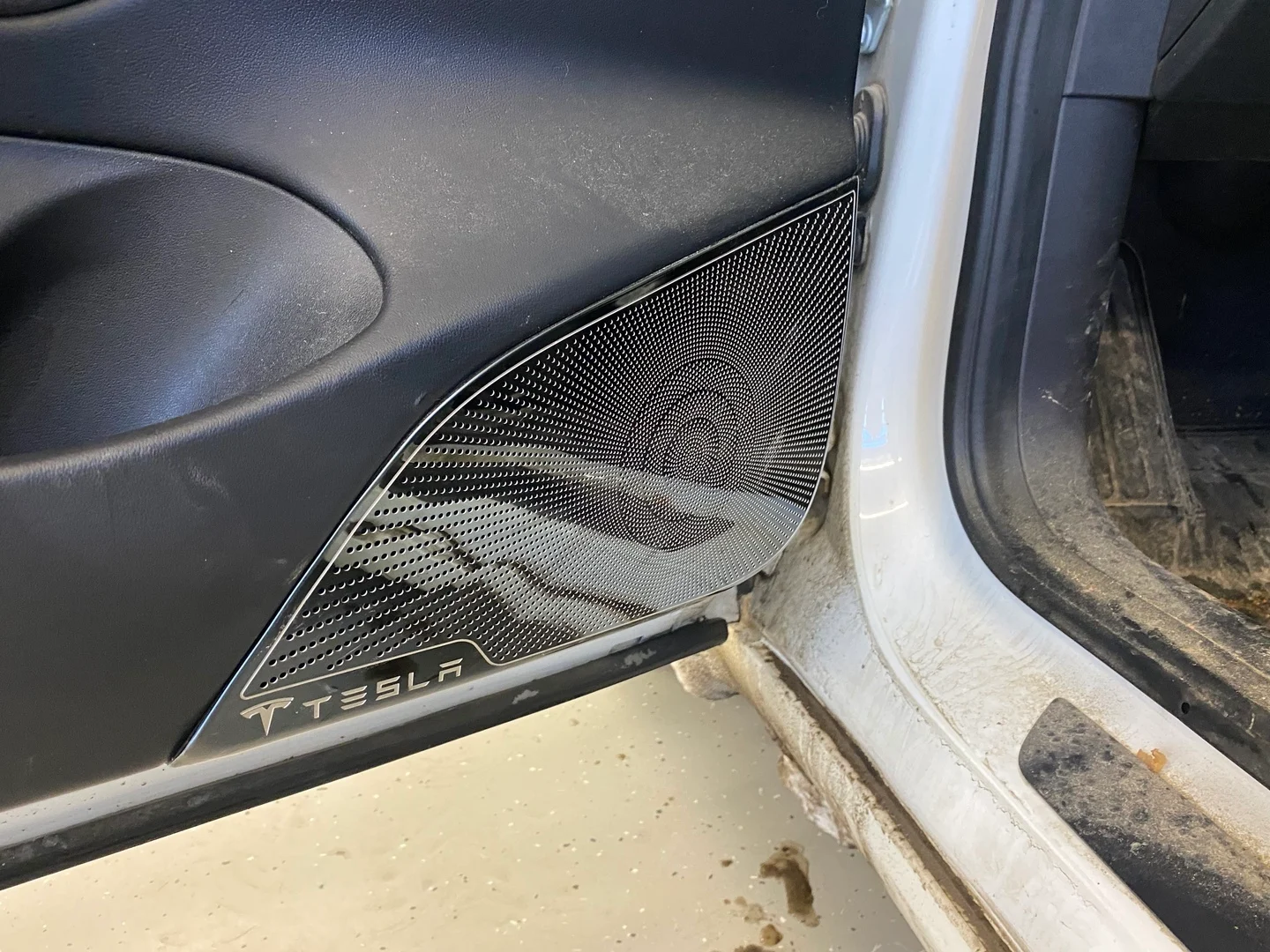 Tesla Model 3 , 207 tkm | Saka