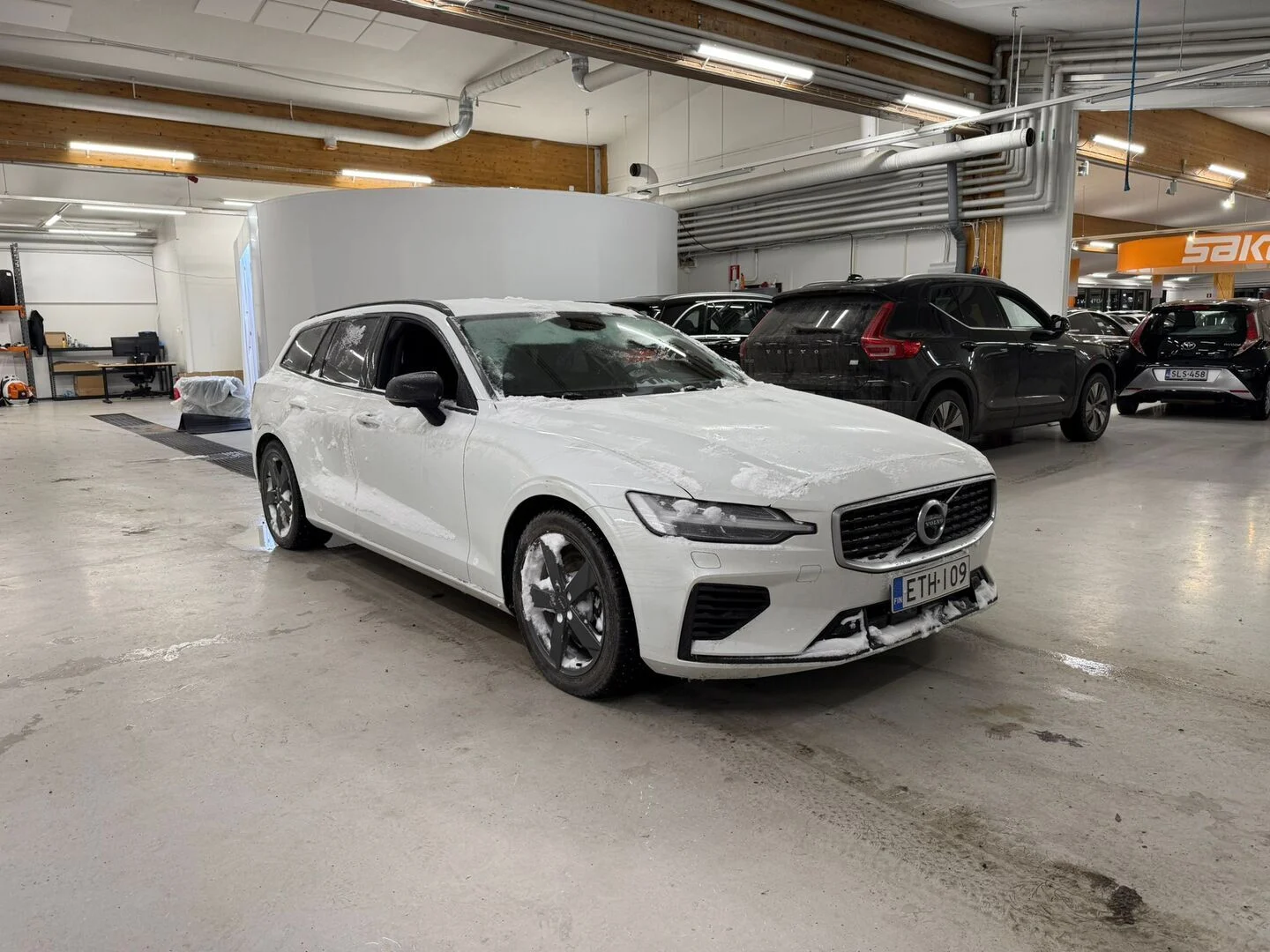 Volvo V60 , 57 tkm | Saka