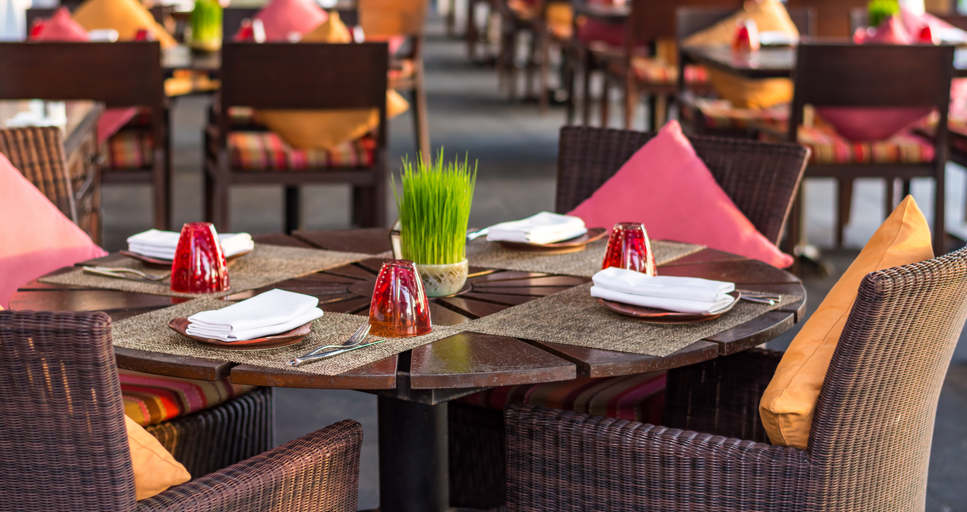 Restaurant Napkin Folds: 5 Classic Ideas To Impress Guests