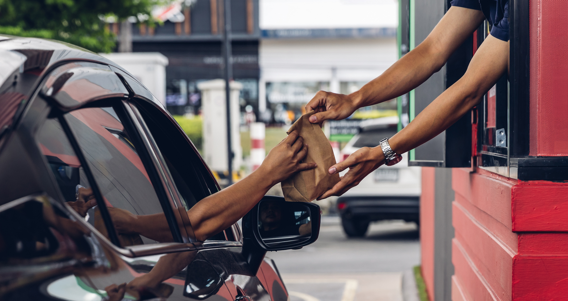 What Are Drive Through Restaurants & Why Are They Popular?