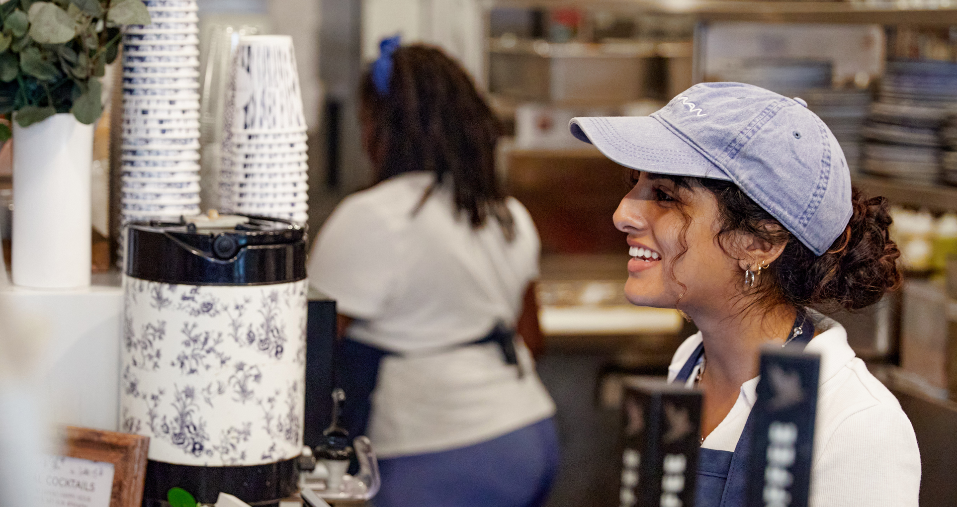 10 Biggest Coffee Shop Chains in America by Sales & Locations