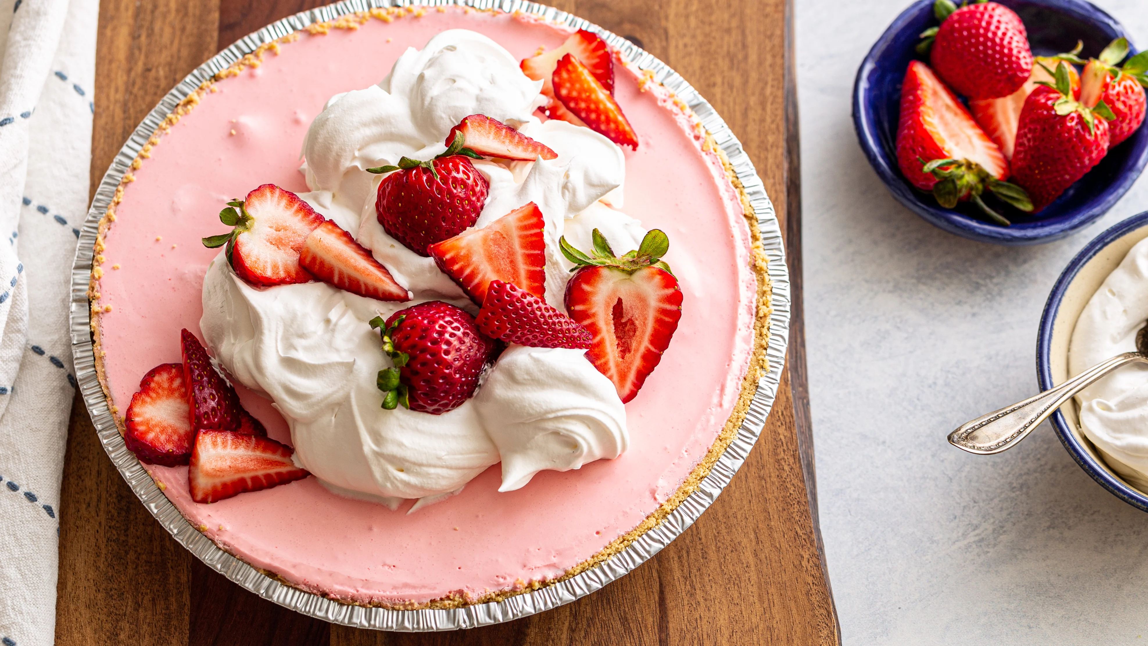 No-Bake Strawberry Pie | Holy Recipe