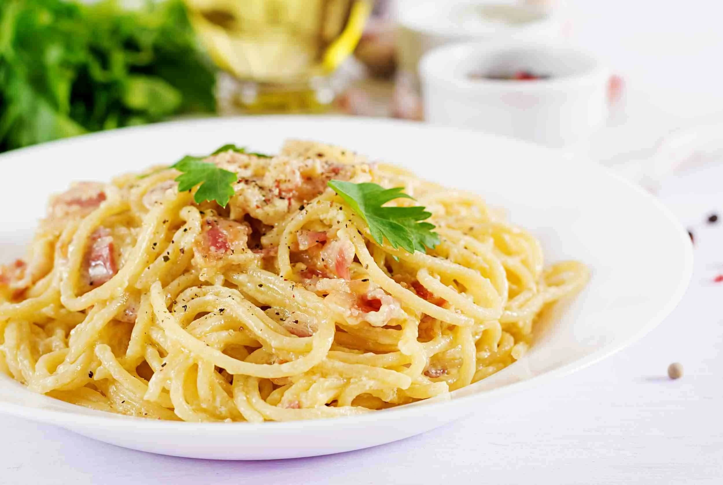 Easy Pasta Carbonara | Holy Recipe