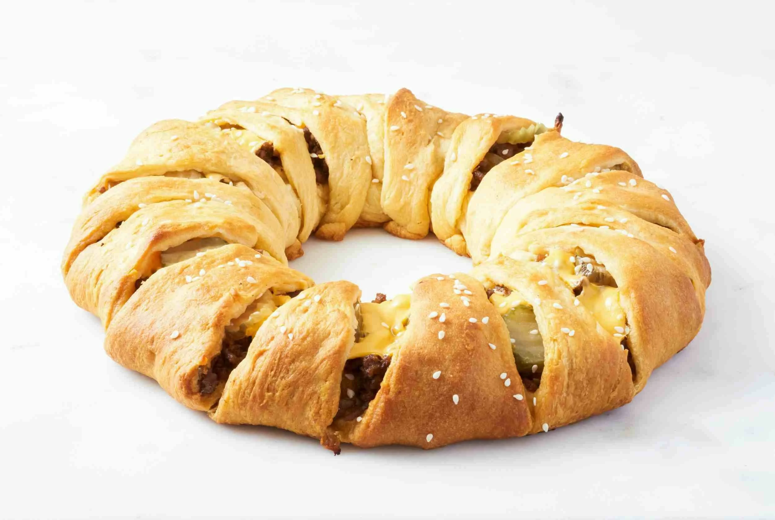 Bacon Cheeseburger Crescent Ring | Holy Recipe