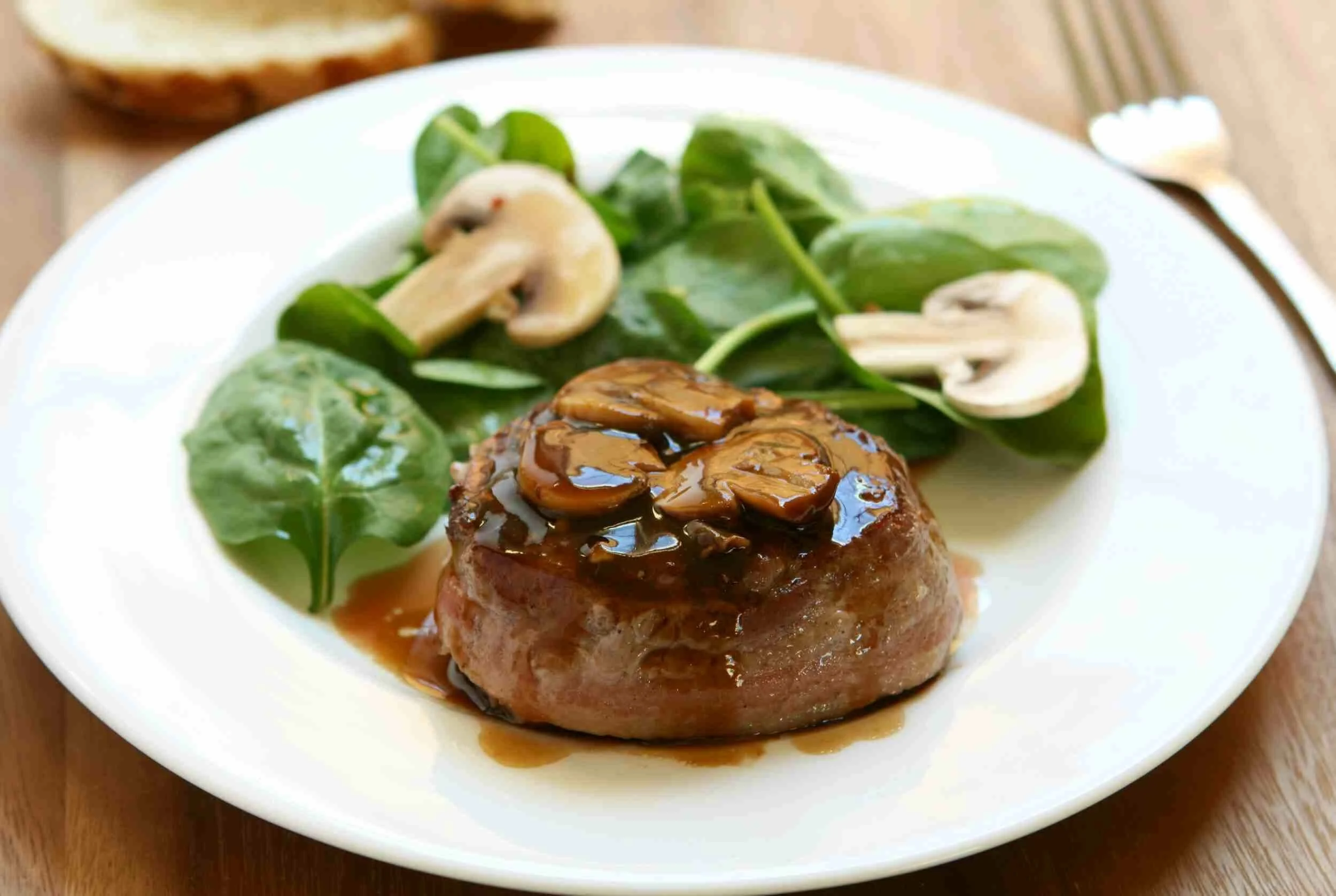 30-Minute Beef Tenderloin in Mushroom Sauce | Holy Recipe