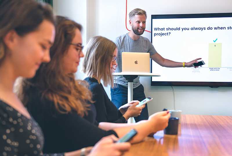 Quiz your audience during presentations - Mentimeter