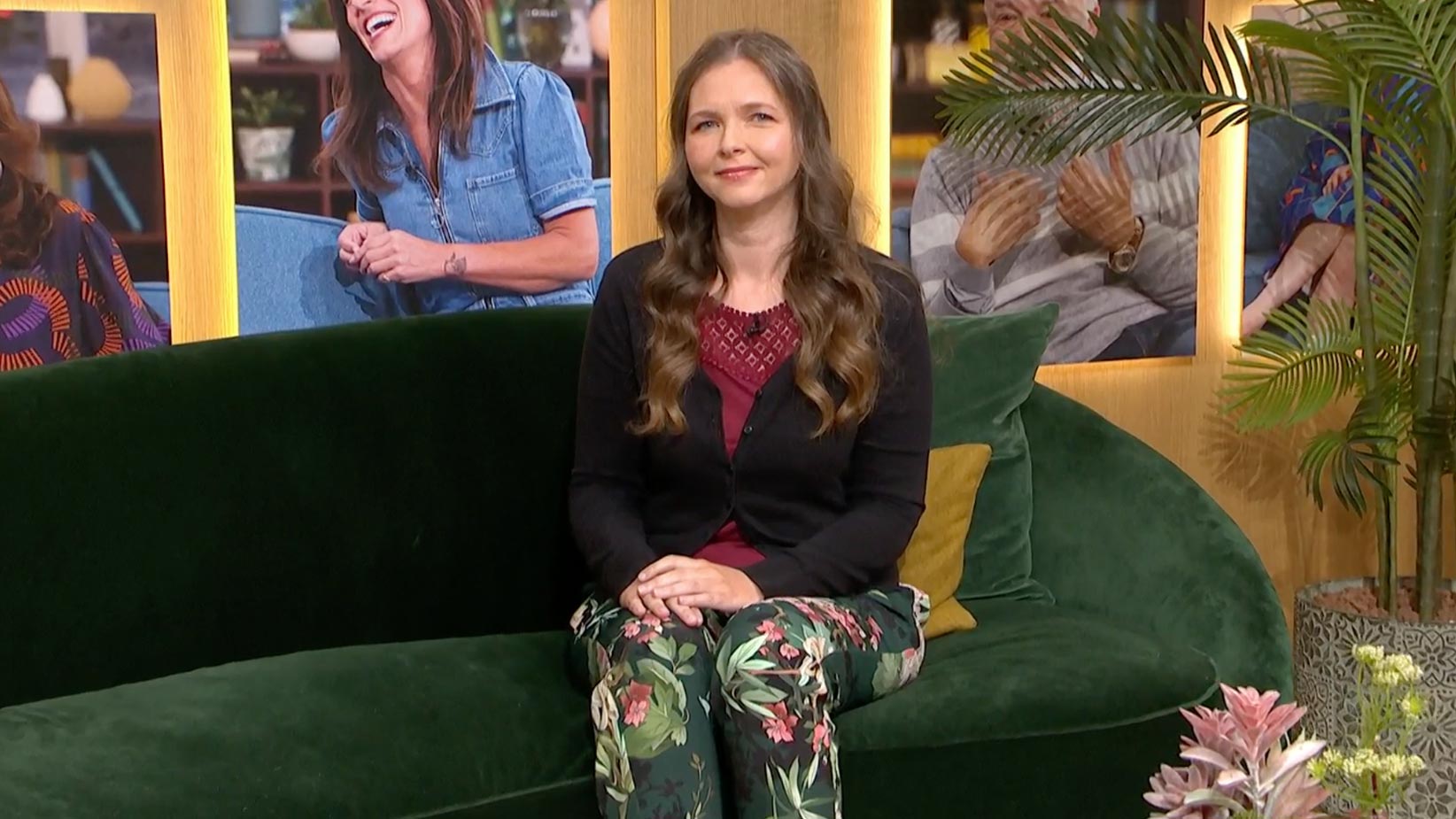 Meet the cuddling therapist who charges £70 an hour for hugs | This Morning