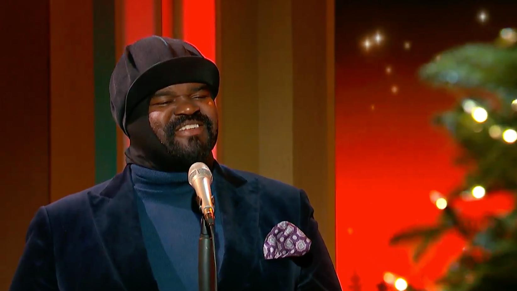 Grammy-winning singer Gregory Porter performs Silent Night | This Morning