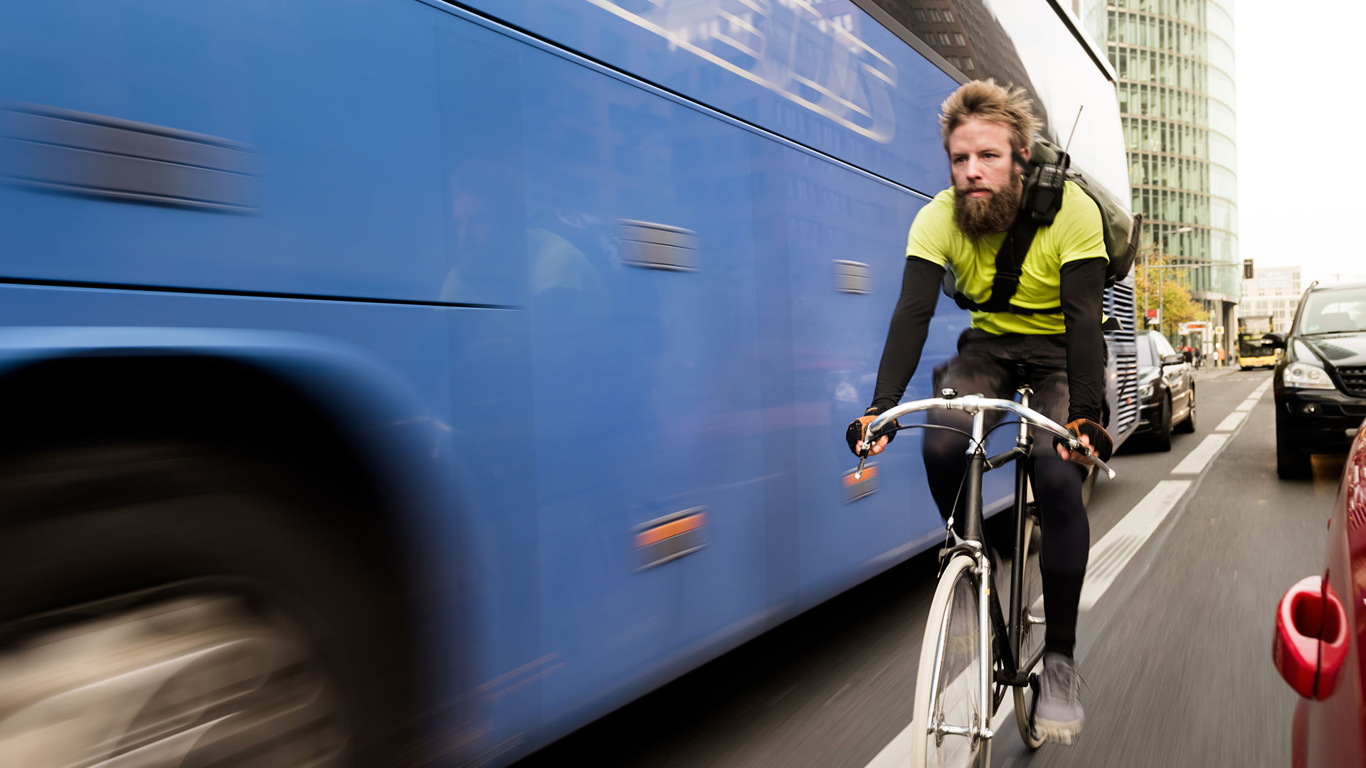 'Death by dangerous cycling’ offence backed by Commons | This Morning