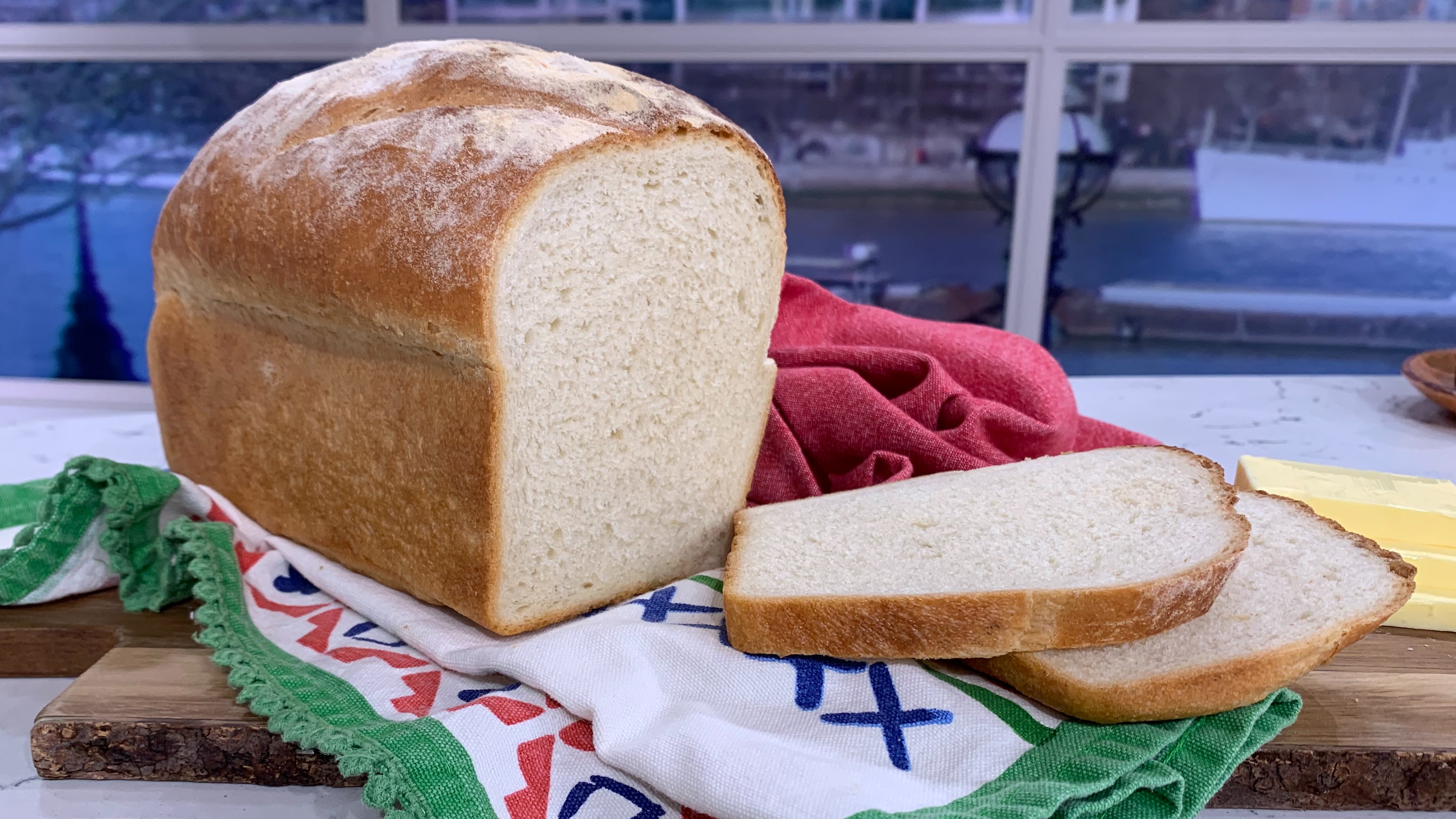 Phil Vickery's classic white lockdown loaf | This Morning