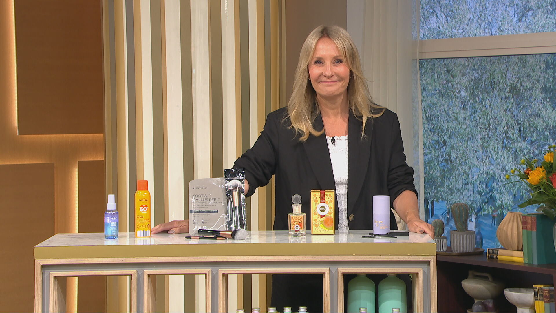 The best makeup beauty buys to get from the supermarket! | This Morning