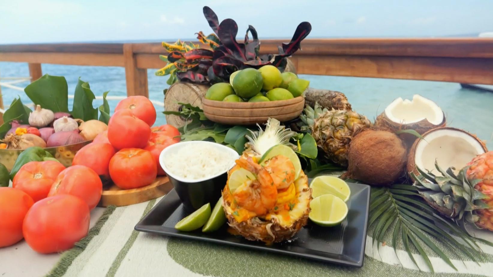 Rustie Lee's prawn in pineapple | This Morning