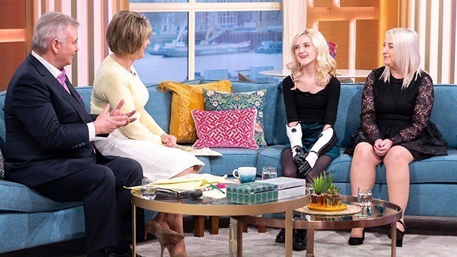 Tilly Lockey masters make-up with amazing bionic arms | This Morning