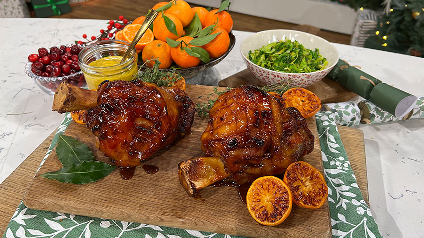 Phil Vickery’s Christmas ham hocks glazed with ginger beer & clementine ...