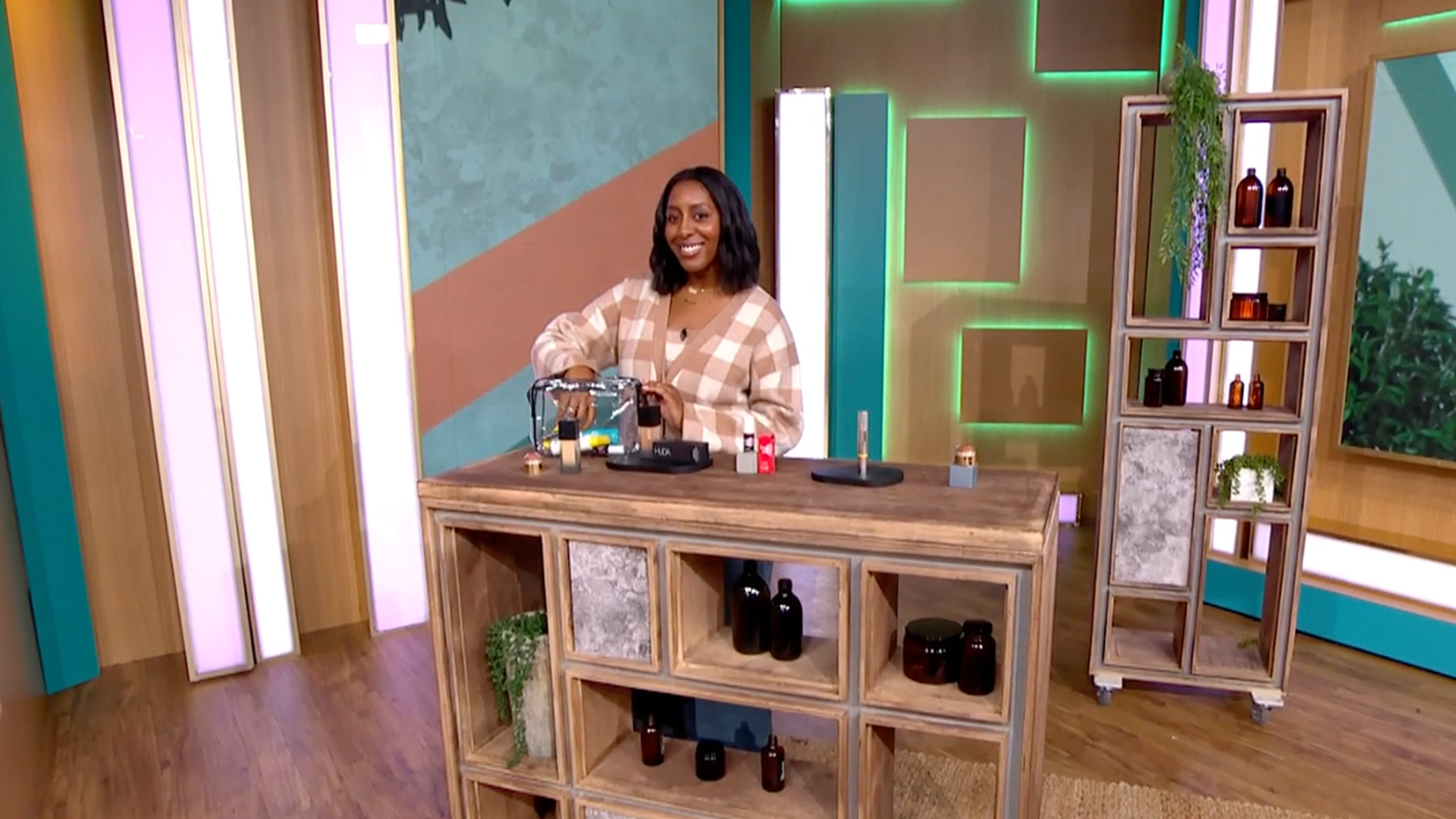 Keeks Reed’s guide to the ultimate travel-savvy makeup bag | This Morning
