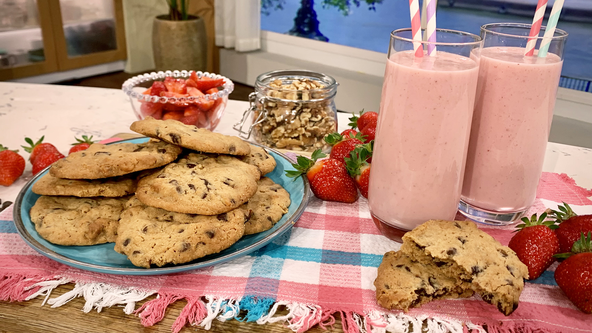 Rustie Lee's milk and chocolate chip cookies | This Morning