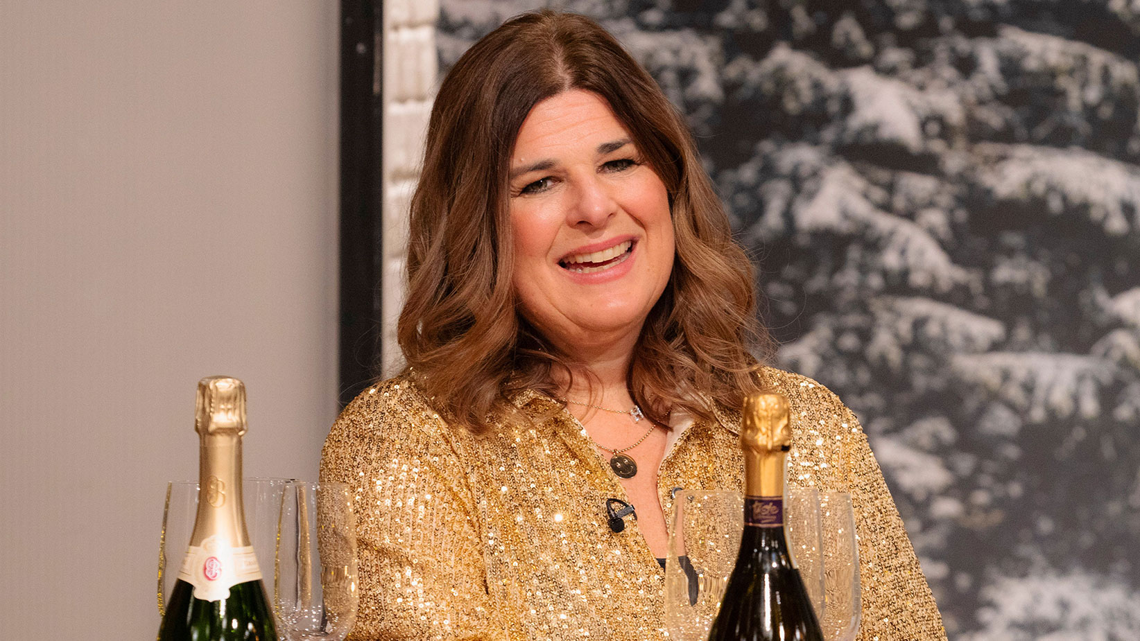 The top festive fizz for under £15 with Helen McGinn | This Morning