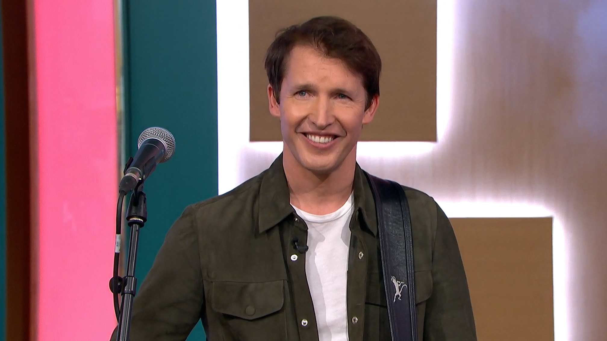 Music star and Twitter legend, James Blunt! | This Morning