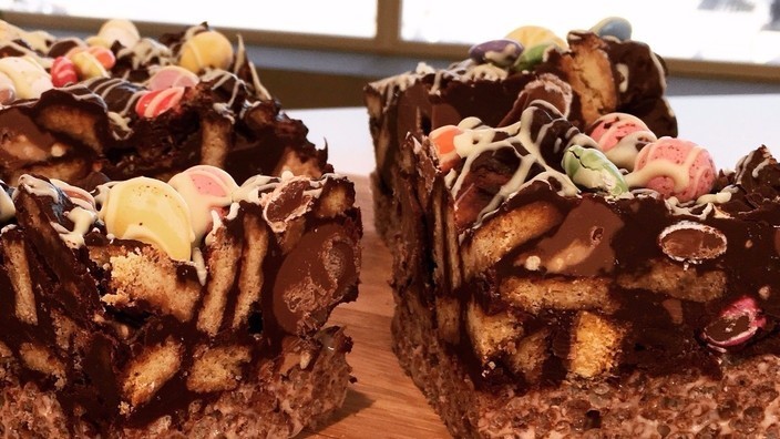 Jemma’s choccie bar fridge cake | This Morning