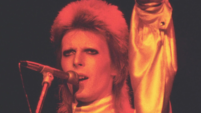 Hairdresser turned roadie Suzi Ronson pays tribute to Bowie | This Morning