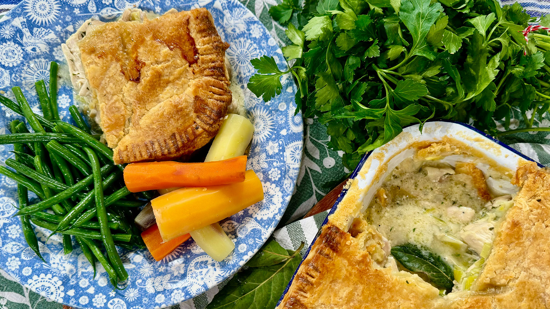 John Torode's chicken, leek and mushroom pie | This Morning