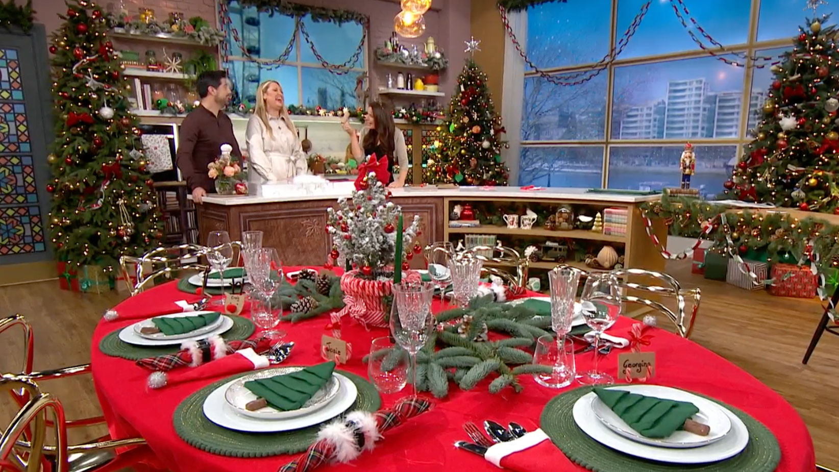 How to create the perfect Christmas table | This Morning