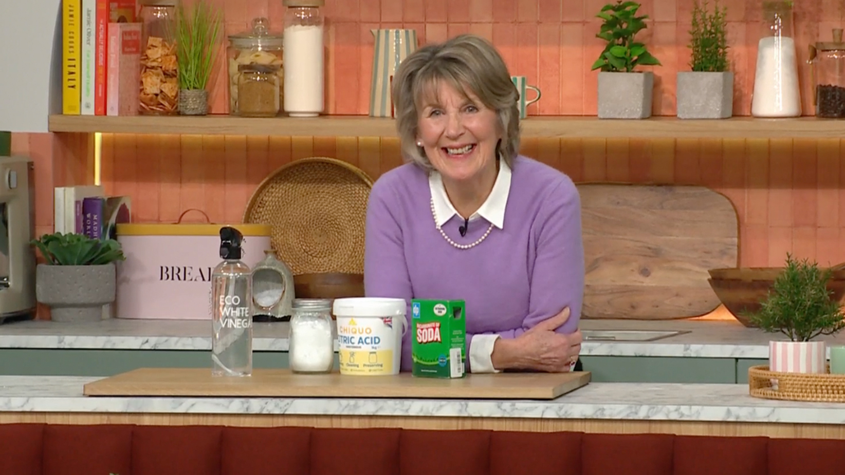 The four ingredients you need to keep a spotless home! | This Morning