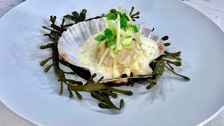 James Martin's scallops with celeriac, apple and lime | This Morning