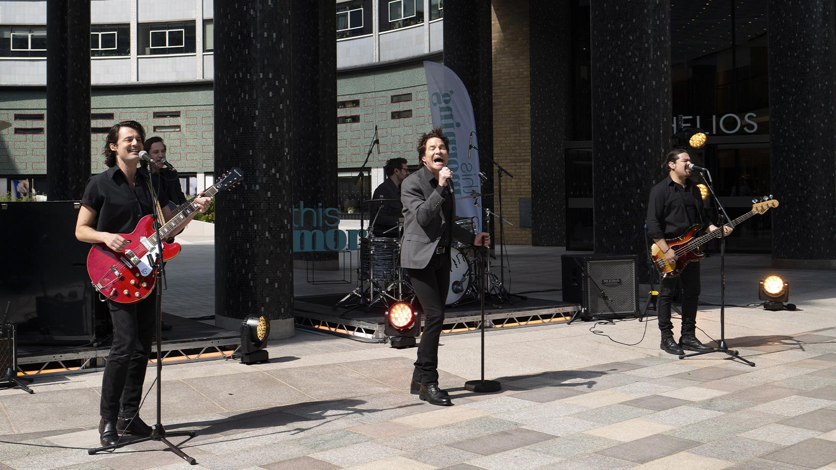 Train perform one of their greatest hits and new song Long Yellow Dress ...