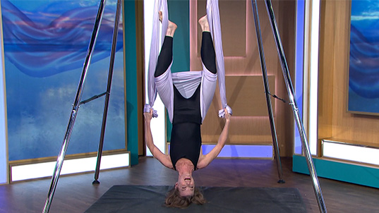 It's the latest trend, exercising upside down! | This Morning