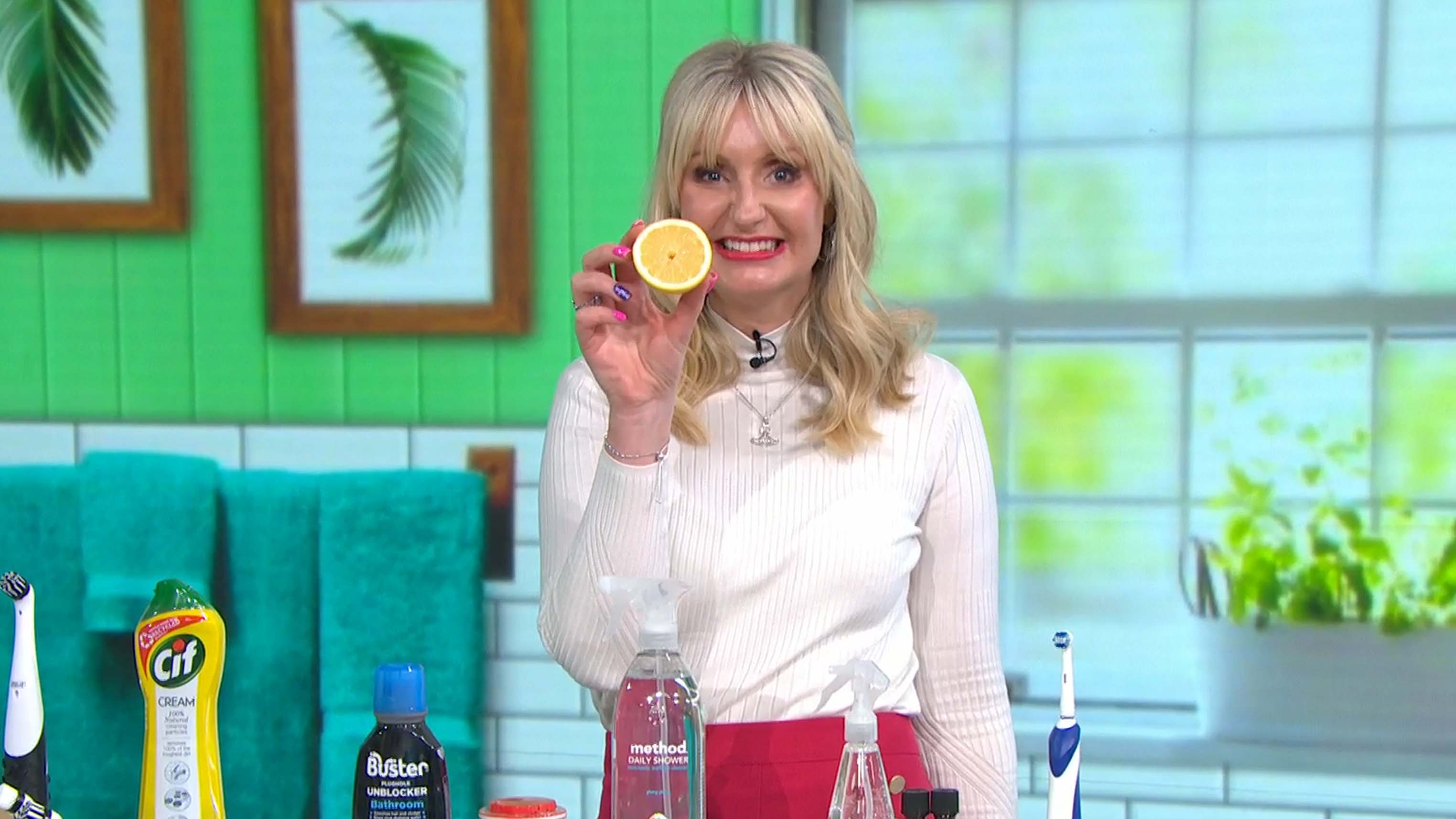 The queen of clean shares her secrets for a sparkling shower | This Morning