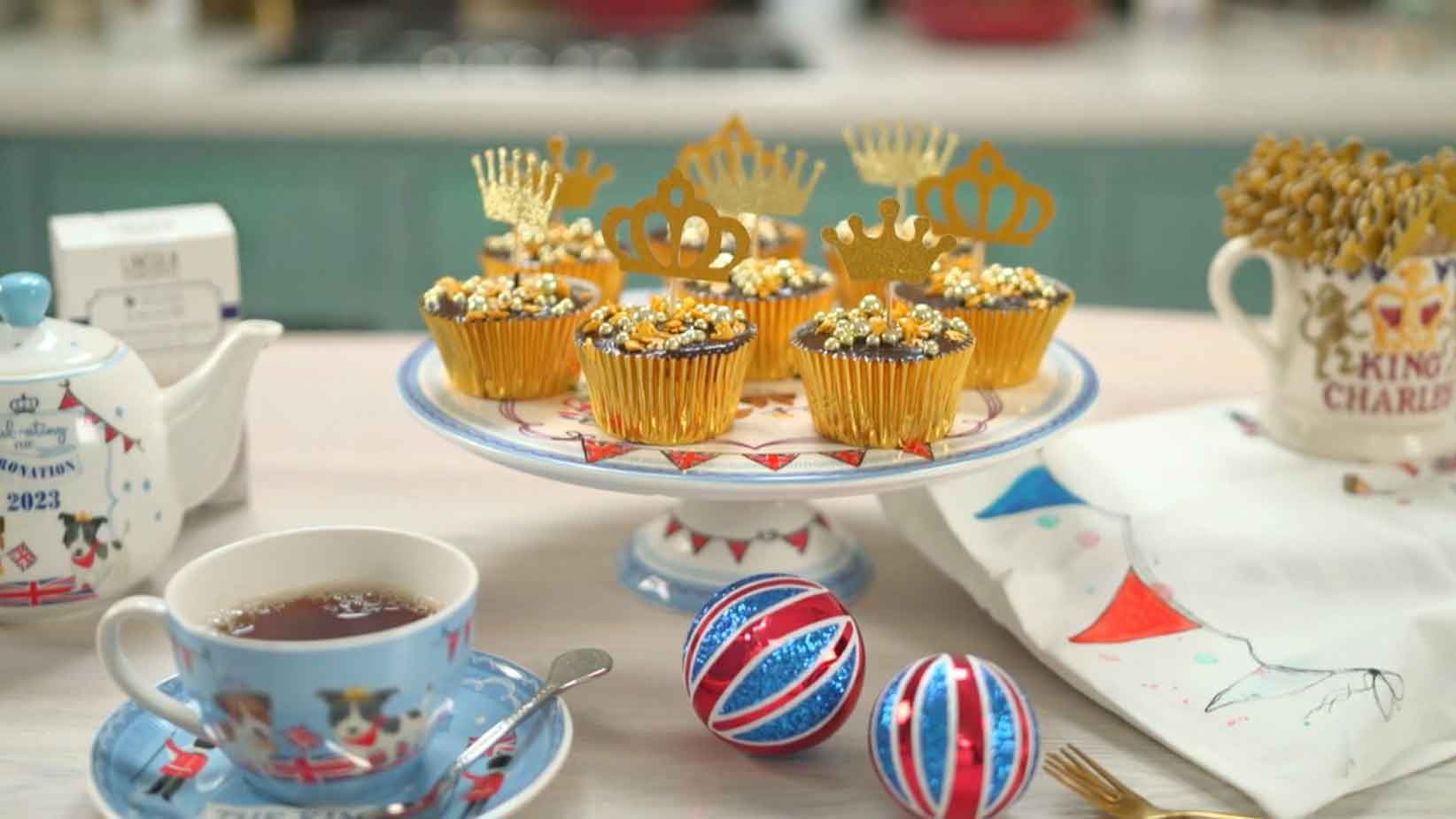 Juliet Sear's Queen's Mother cupcakes | This Morning