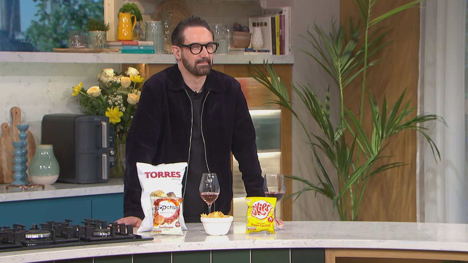 The ultimate guide to crisp and wine pairings | This Morning