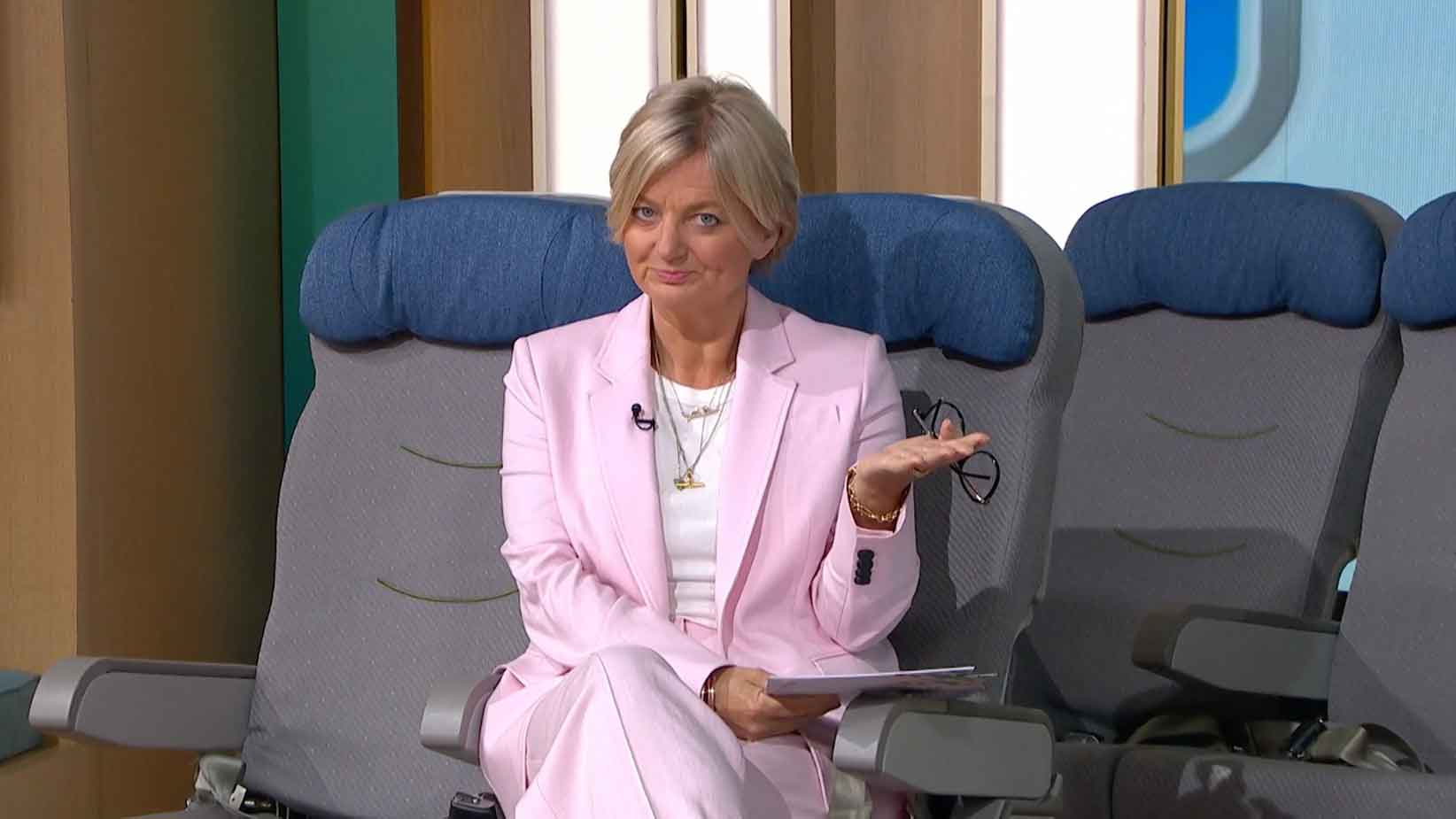 Alice's top tips on how to bag a bargain holiday break | This Morning