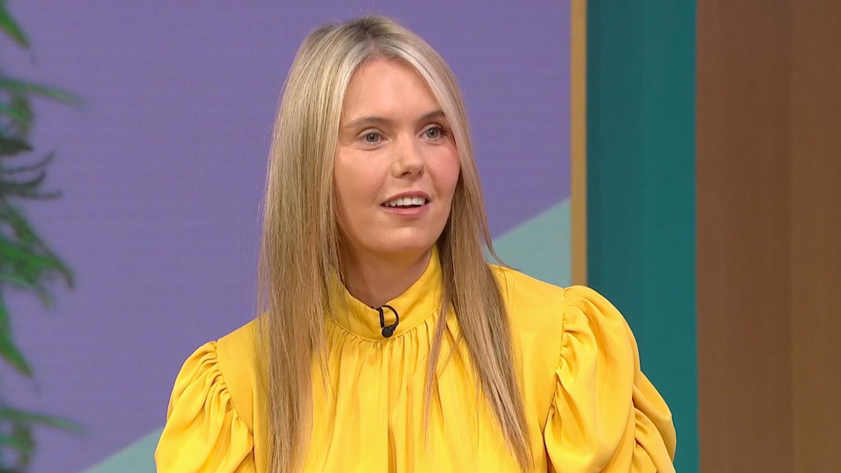 Blind content creator Claire Sisk shares her make up masterclass | This ...