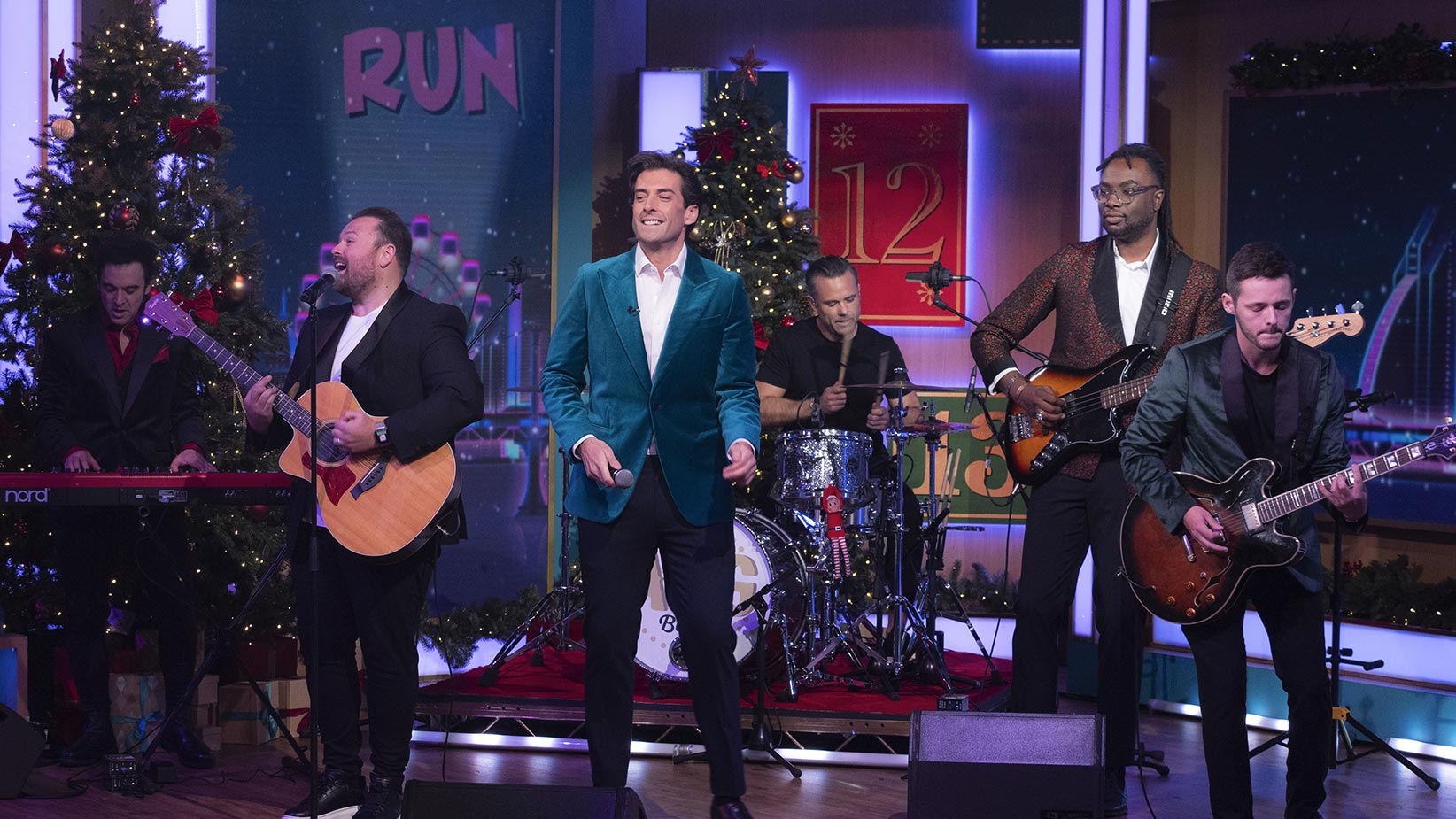 James 'Arg' Argent and his band give us a special festive performance ...
