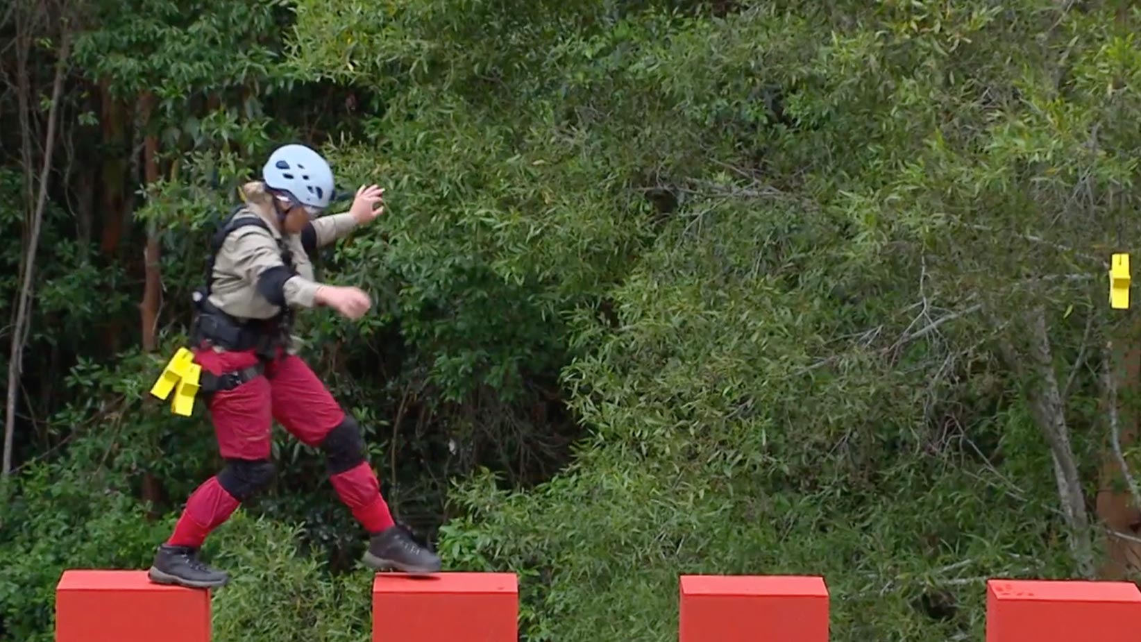Sneak peek: Jamie Lynn Spears takes on her first jungle trial | This ...