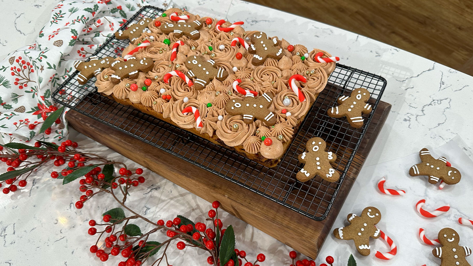 Juliet Sear’s gingerbread latte traybake | This Morning