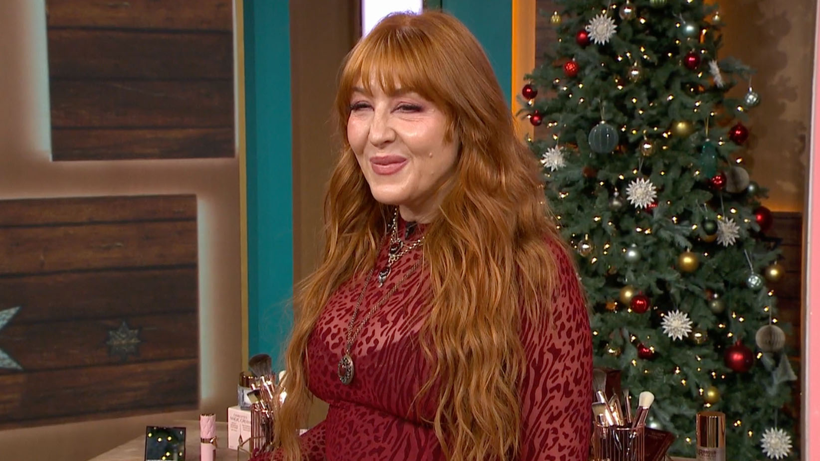 Charlotte Tilbury’s Christmas makeup SOS | This Morning