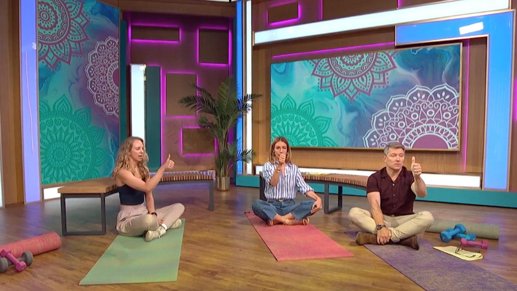 Here's how to strengthen your vision with eye yoga! | This Morning