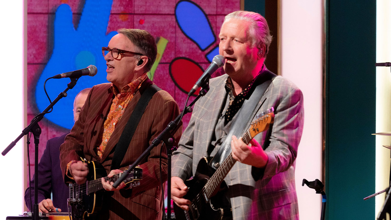 Rock n’ rollers squeeze perform live! | This Morning