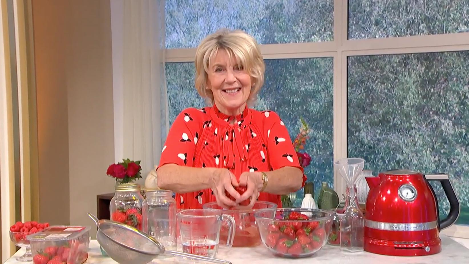 How to keep your summer berries fresh for longer | This Morning