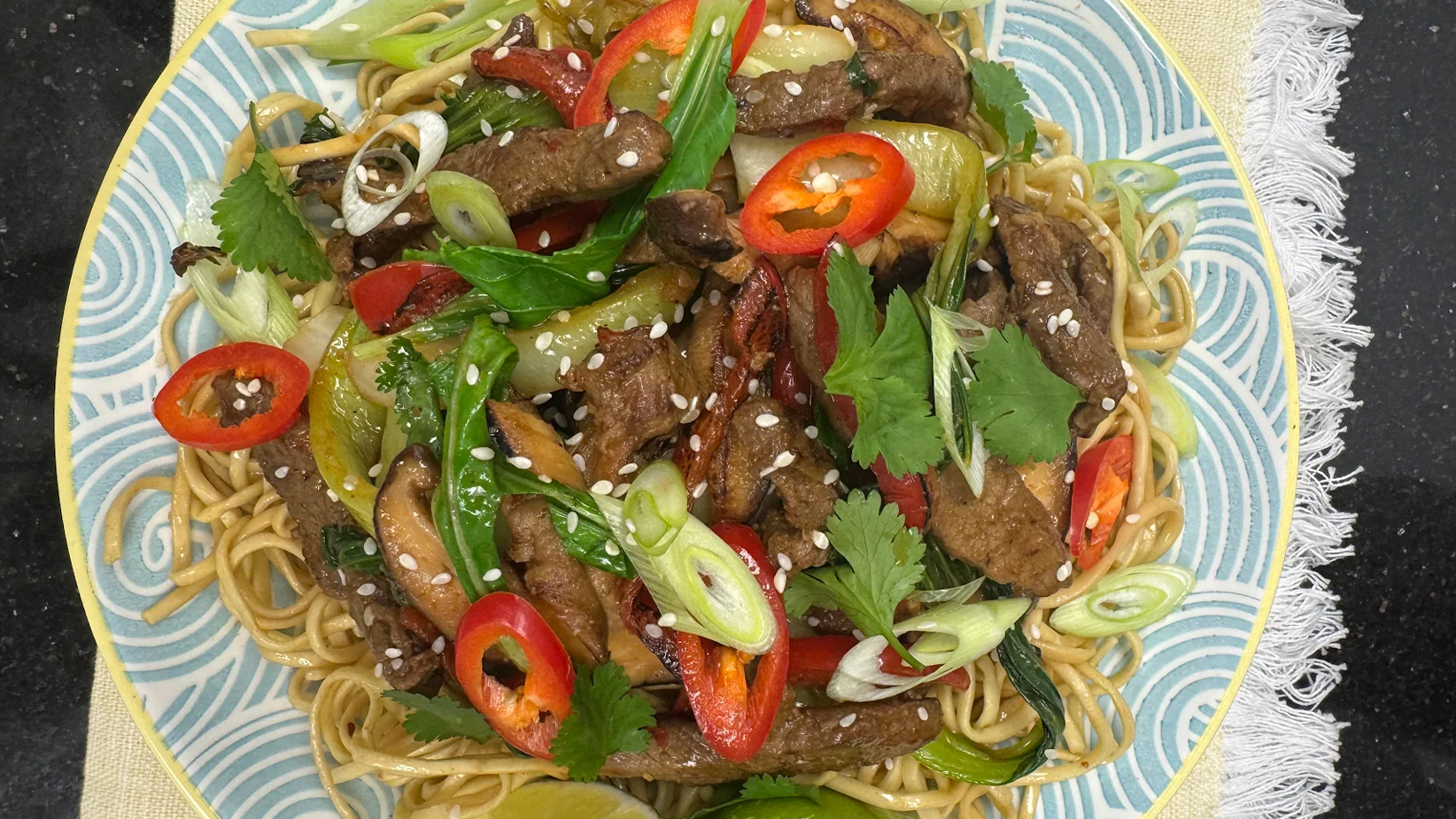 Joe Wick's Banging beef stir fry | This Morning