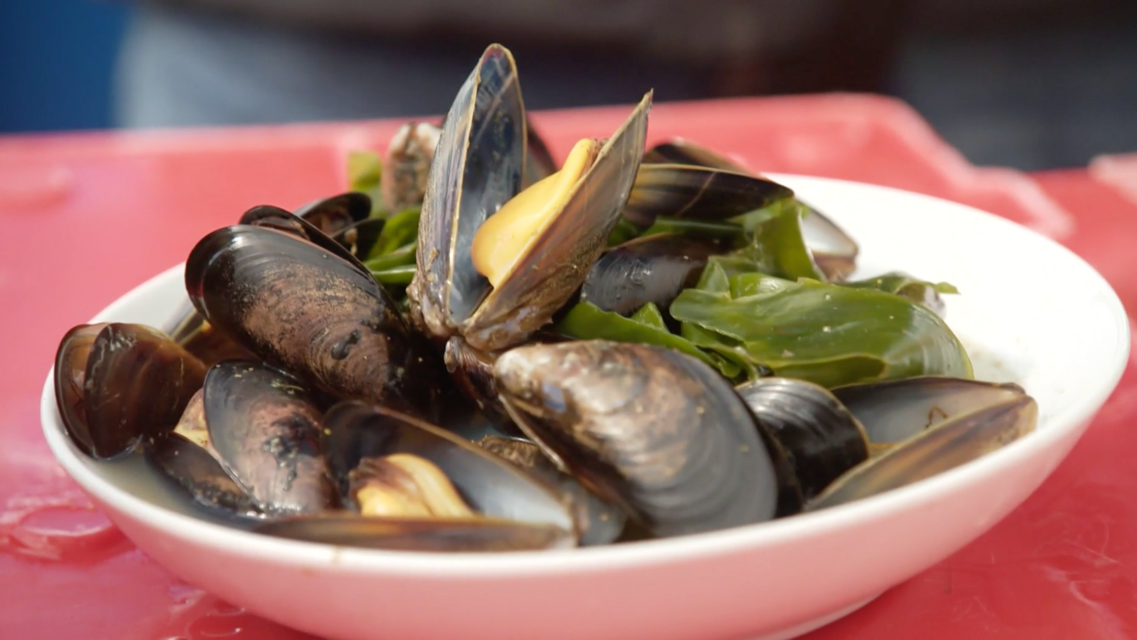 Phil Vickery's Shetland blue shelled mussels | This Morning
