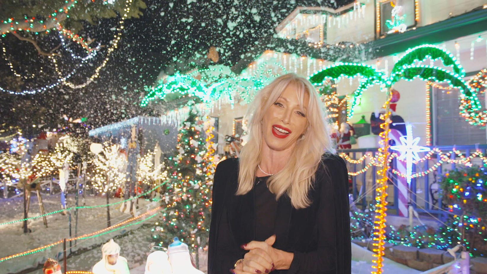 We take a look around the real Candy Cane Lane! | This Morning